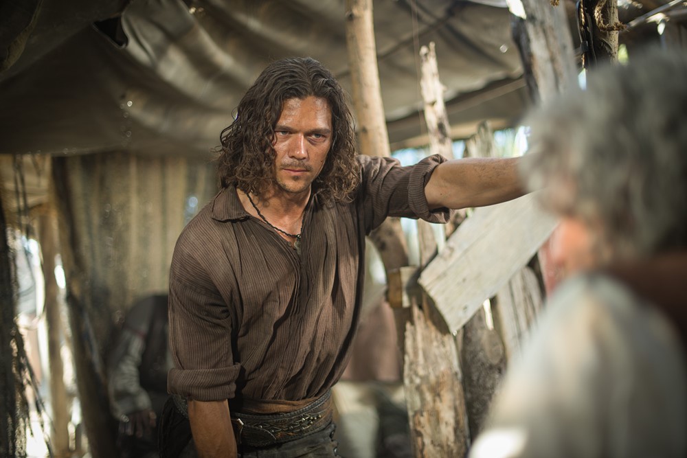 Luke Arnold - Actor