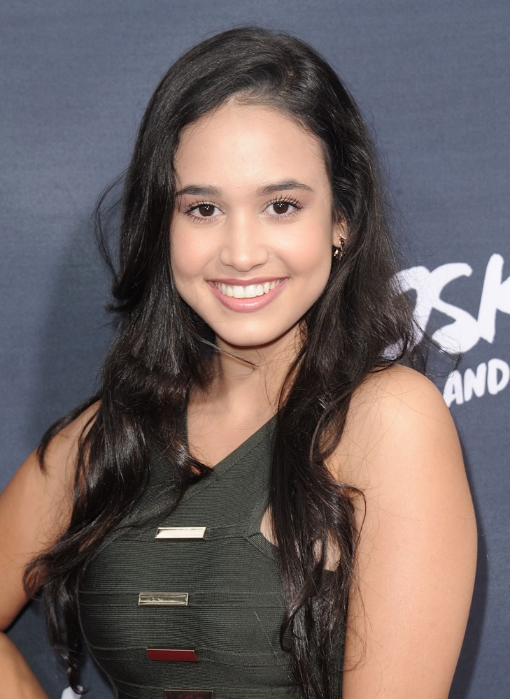 Emily Tosta - Actress