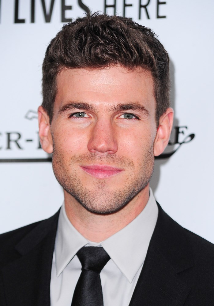 Austin Stowell - Actor