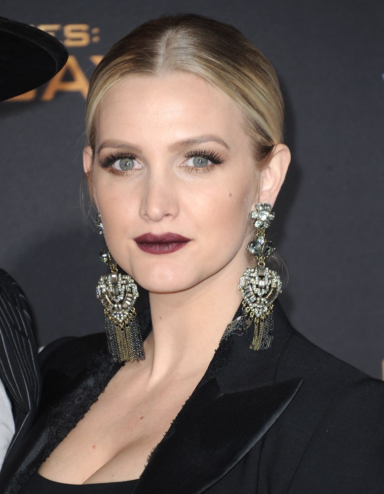 Ashlee Simpson - Singer, Personality
