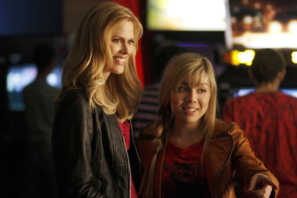 Janet Varney - Actress, Comedian