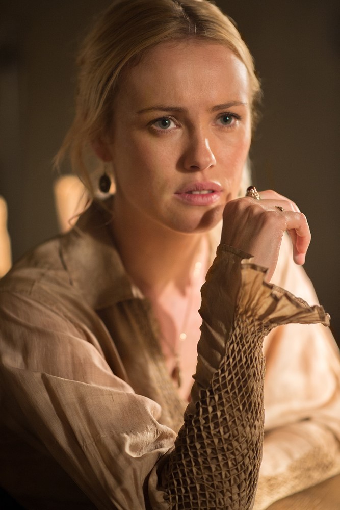 Hannah New - Actress