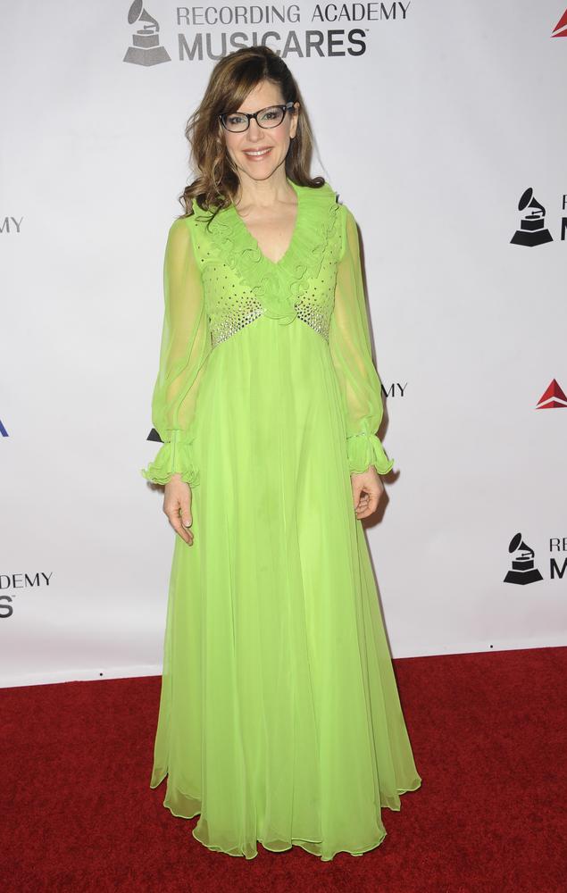 Lisa Loeb - Singer, Songwriter, Musician, Actress