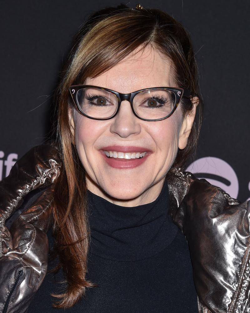 Lisa Loeb - Singer, Songwriter, Musician, Actress