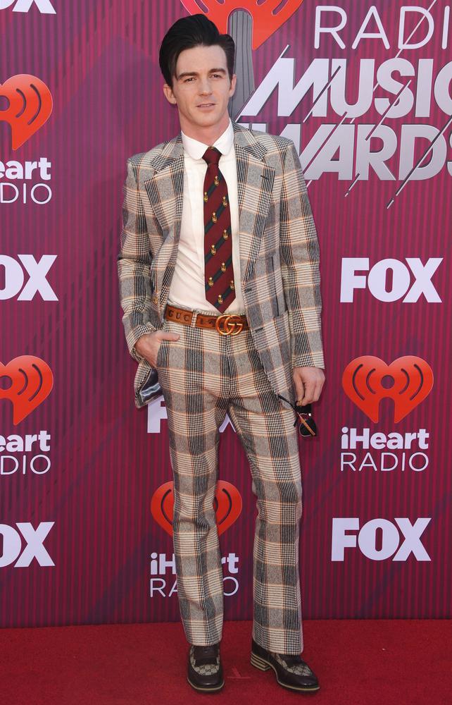 Drake Bell Chin Scar