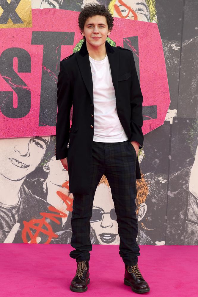 Dylan Llewellyn - Actor