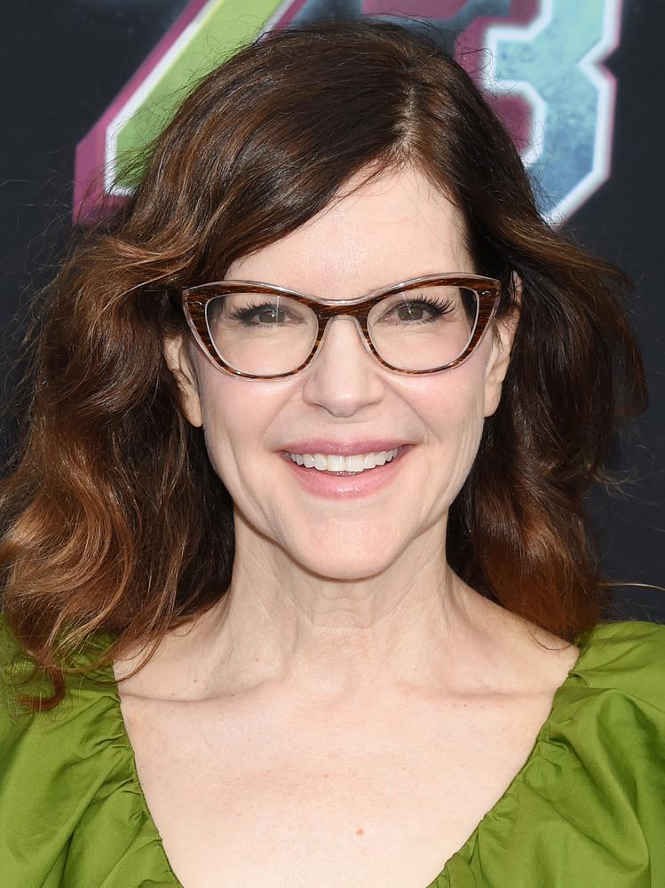 Lisa Loeb - Singer, Songwriter, Musician, Actress