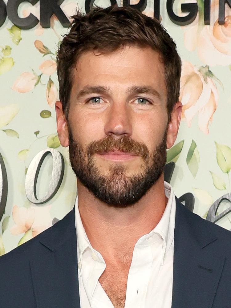 Austin Stowell - Actor