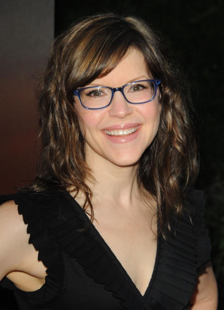 Lisa Loeb - Singer, Songwriter, Musician, Actress