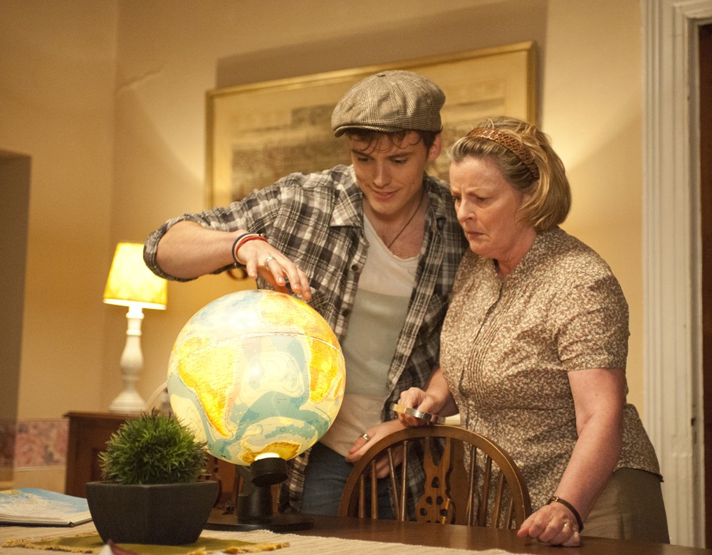 Brenda Blethyn - Actress