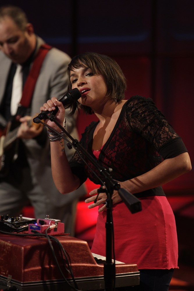 Norah Jones - Singer, Songwriter, Musician